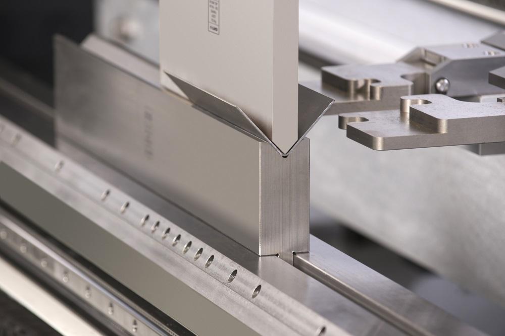 Achieving sharp bends in aluminum with the right tooling
