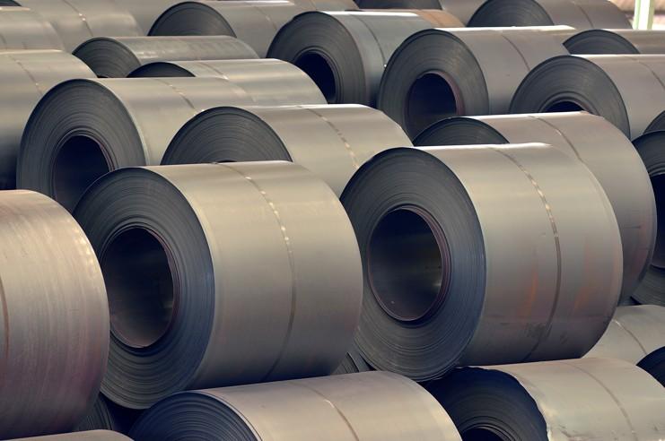 Steel prices top $1,000 per ton as supply tightens